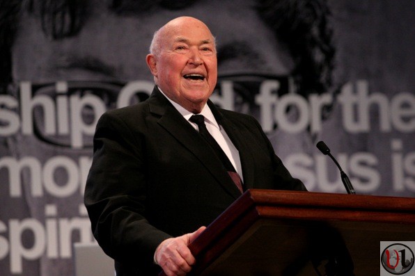Celebrated Pastor Chuck Smith Passes Away - ULIZA LINKS NEWS